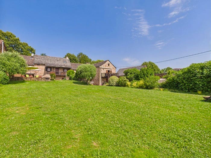 Maison 8 pièces à Jouqueviel, à vendre