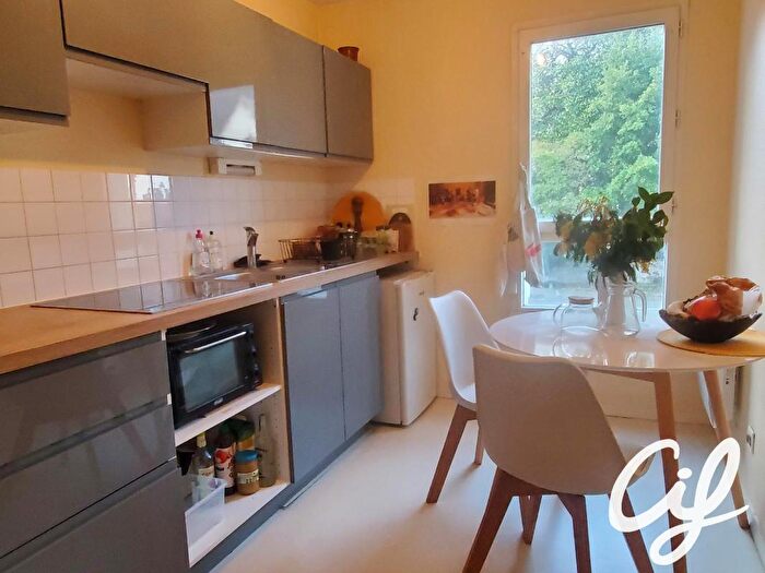 Appartement à louer - Nantes, Saint-Clément, Jardin des plantes, Caserne Lamoricière - 2 pièces - 1 chambre