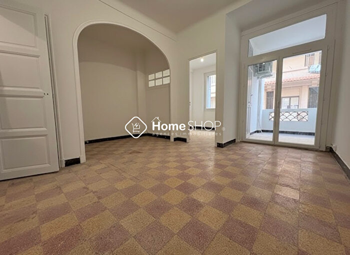 Appartement à louer - Toulon, Saint-Roch - 2 pièces - 1 chambre