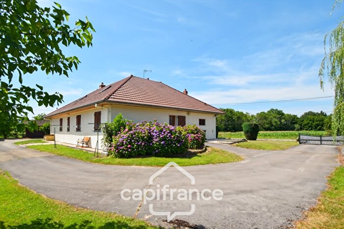 Maison 5 pièces à La Chapelle-Saint-Sauveur, à vendre