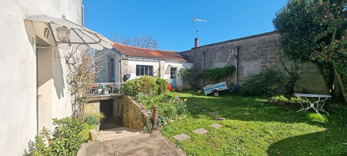 Maison à vendre - Saint-Martin-Lars-en-Sainte-Hermine - 6 pièces - 4 chambres