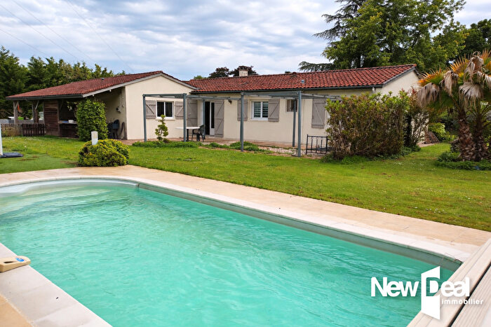 Maison 5 pièces à vendre à Saint-Étienne-de-Fougères
