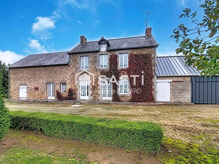 Maison à vendre - Fougerolles-du-Plessis - 6 pièces - 4 chambres