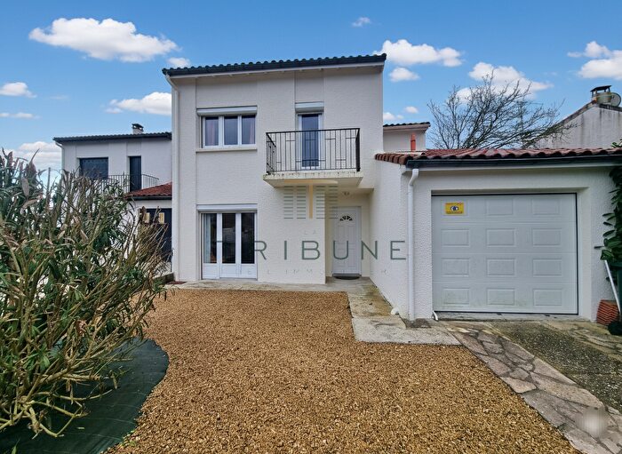 Maison à vendre - Boé - 4 pièces - 3 chambres