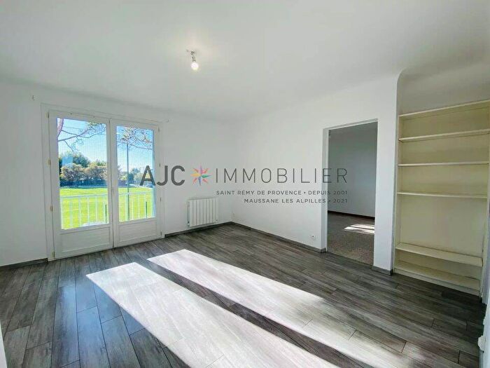 Appartement à louer - Saint-Rémy-de-Provence - 3 pièces - 2 chambres