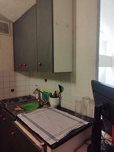 Appartement à louer - Le Hameau, Pau - 1 pièce