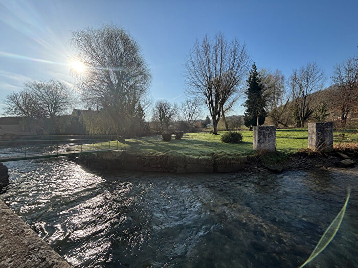 Maison à vendre - Chamesson - 6 pièces - 5 chambres