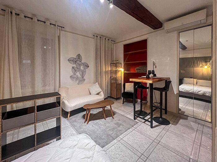 Appartement à louer - Centre Ville, Digne-les-Bains - 1 pièce