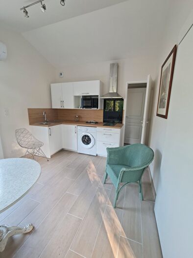 Saint-Martin-Curton : Appartement 1 pièce à louer