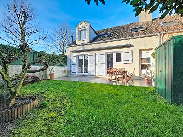 Maison à vendre - Noisiel, Ville nouvelle - 7 pièces - 5 chambres