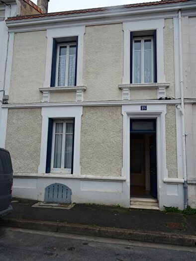 Angoulême, Champ de Mars : Maison 5 pièces à vendre