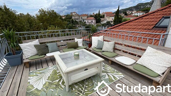 Appartement à louer - Saint Jean du Var, Toulon - 1 pièce - 2 chambres