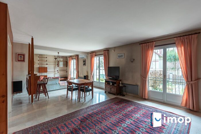 Maison à vendre - Villeneuve-le-Roi, Haut Pays - 5 pièces - 4 chambres