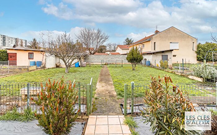 Maison à vendre - Givors, Les Vernes - 5 pièces - 3 chambres