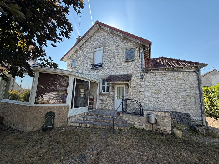 Moret-sur-Loing : Maison 4 pièces à vendre