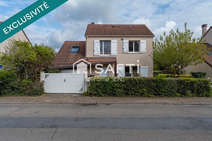 Maison à vendre - Vernouillet - 5 pièces - 4 chambres