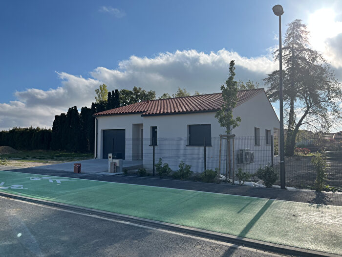 Maison 3 pièces à Pia, à vendre