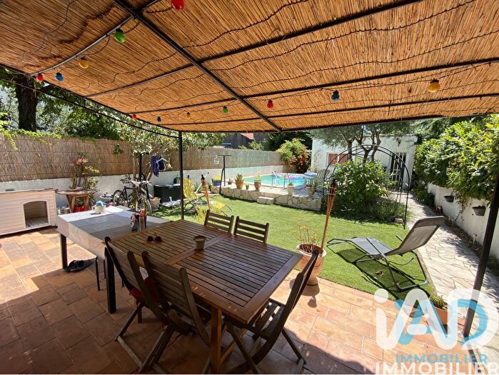 Maison à vendre - Nîmes, Ville Active - 4 pièces - 3 chambres