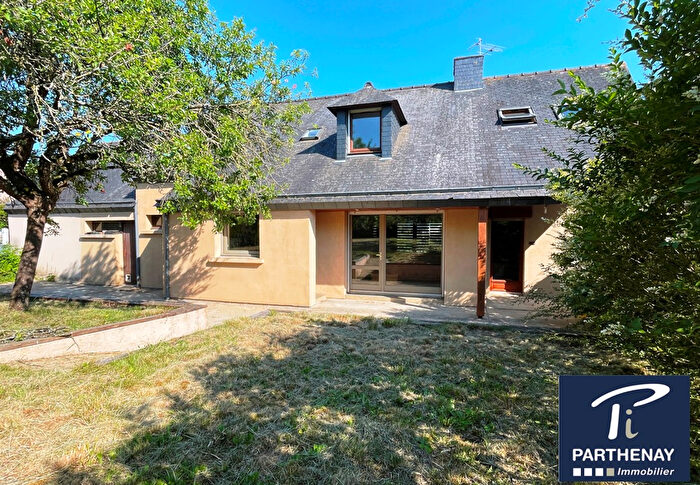 Montfort-sur-Meu : Maison 8 pièces à vendre