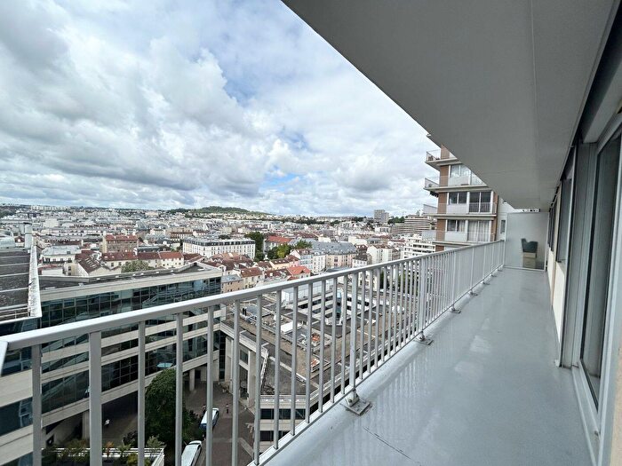 Front de Seine-Bellini, Puteaux : Appartement 3 pièces à louer