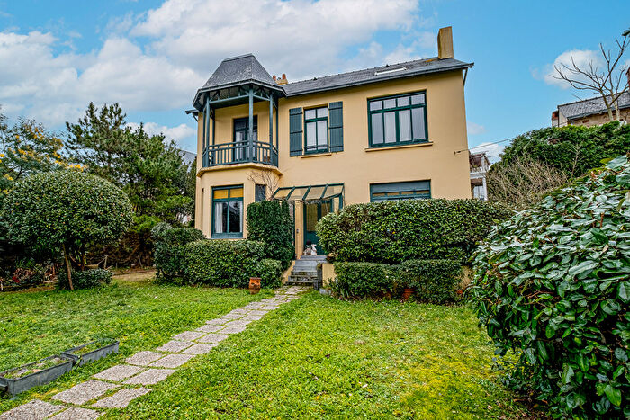 Maison à vendre - Pornichet, Centre-ville, Gare, Gambetta - 9 pièces - 5 chambres