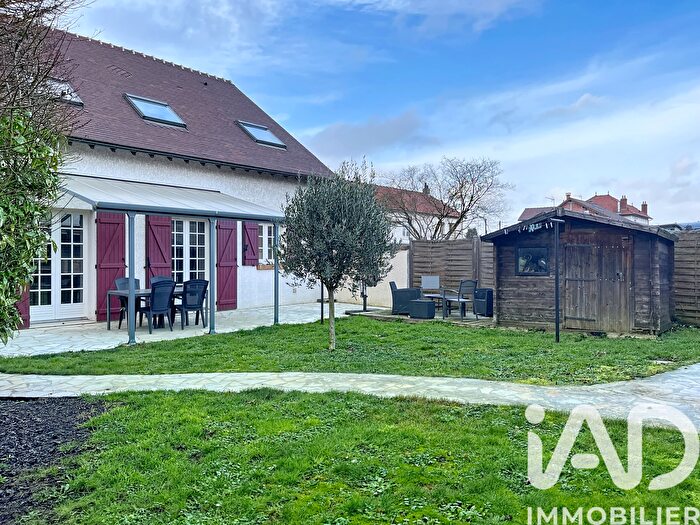 Maison à vendre - Champs-sur-Marne, Bords de Marne - 5 pièces - 4 chambres