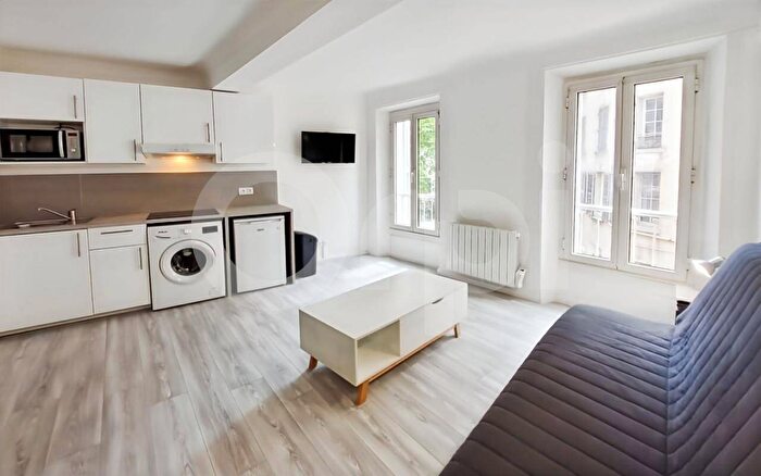 Appartement à louer - Cathedrale, Toulon - 1 pièce