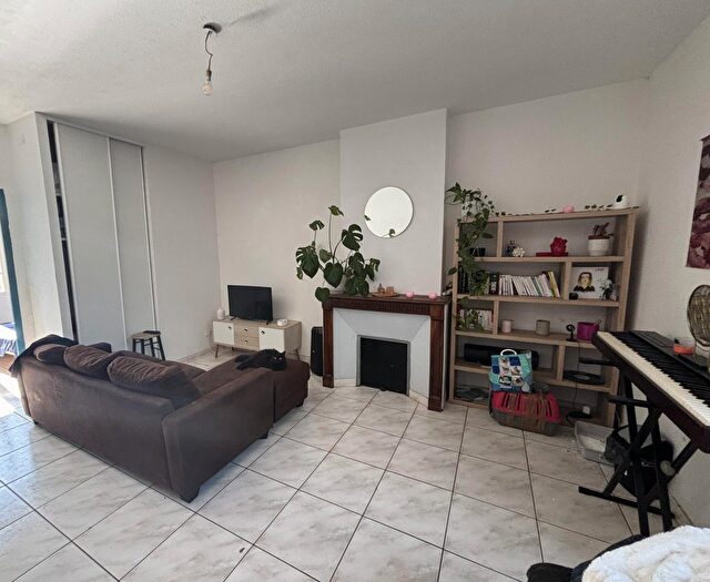 Appartement à louer - Albi, Centre-ville - 2 pièces - 1 chambre