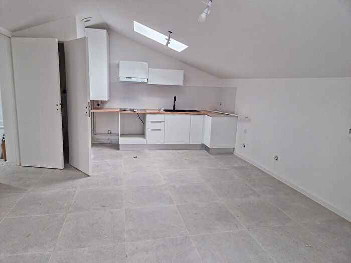 Appartement 3 pièces à louer à Villieu-Loyes-Mollon