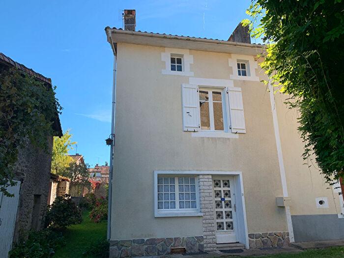 Maison à vendre - Benest - 4 pièces - 2 chambres