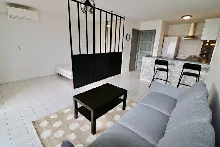 Appartement 1 pièce à Campagne en E-Figons-Surville-Plantiers, Éguilles, à louer