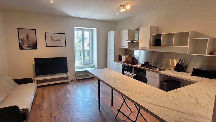 Appartement à louer - Crepieux, Crépieux-la-Pape - 4 pièces - 3 chambres