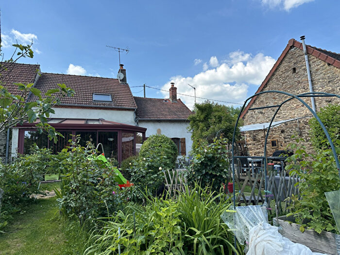 Maison à vendre - Nouzerines - 5 pièces - 2 chambres