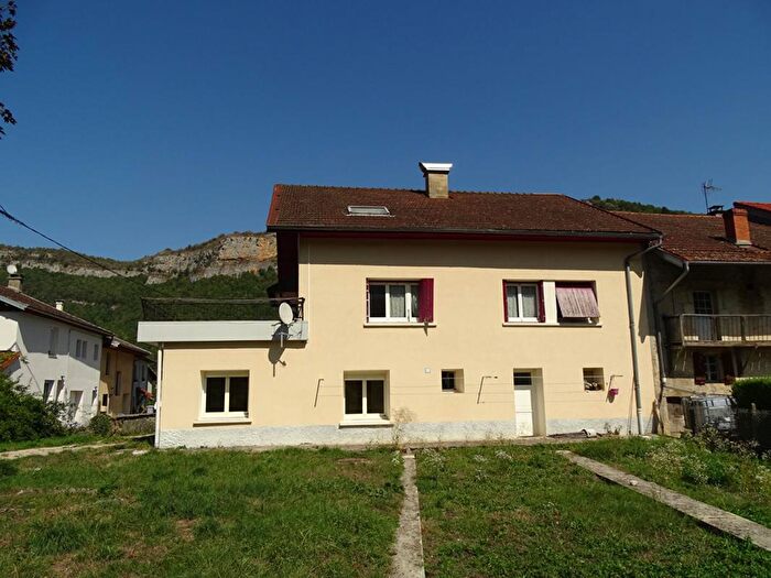 Vaux-lès-Saint-Claude : Maison 6 pièces à vendre