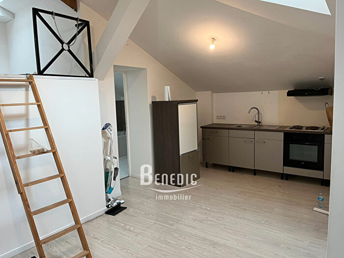 Appartement à louer - Boulay-Moselle - 2 pièces - 1 chambre