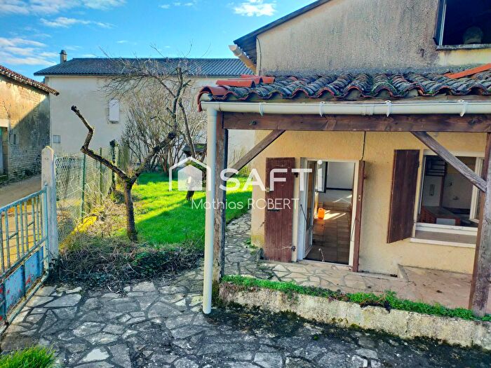 Maison à vendre - Paizay-Naudouin-Embourie - 4 pièces - 2 chambres