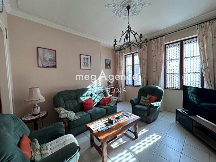 Maison à vendre - Villeneuve-la-Guyard - 8 pièces - 3 chambres