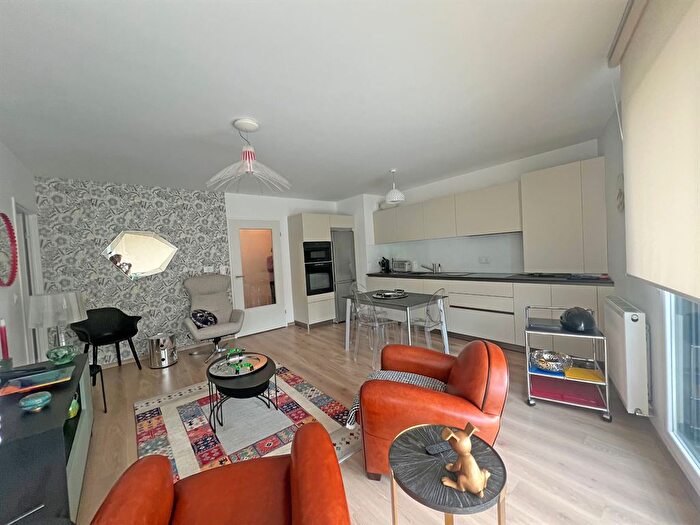 Appartement à vendre - Tinqueux - 3 pièces - 2 chambres