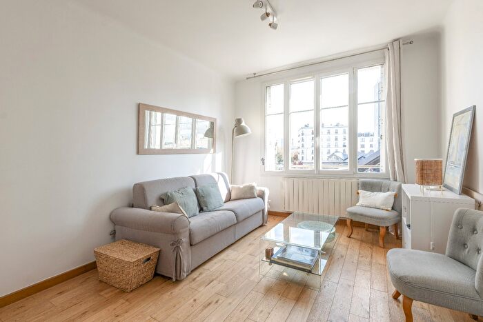 Appartement à vendre - Asnières-sur-Seine, Centre-ville - 3 pièces - 2 chambres