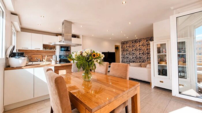 Antibes, Antibes-les-Pins, Trianon, Le Fournel, Peyregoue : Appartement 3 pièces à vendre