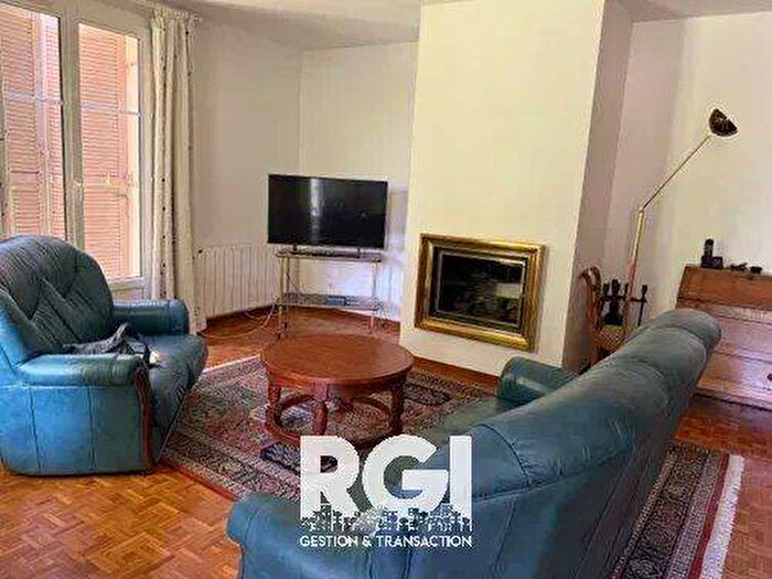 Champmesnil, Le Mesnil-Saint-Denis : Appartement 3 pièces à louer