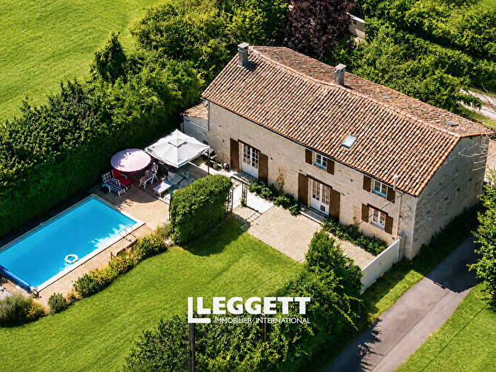 Maison 6 pièces à Villefagnan, à vendre