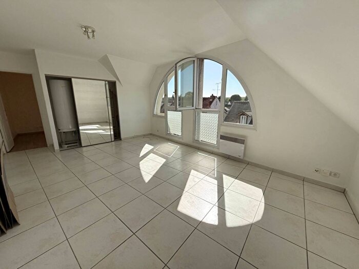 La Chapelle-en-Serval : Appartement 2 pièces à louer