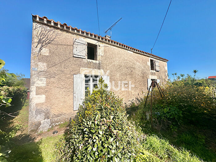 Saint-Pierre-le-Vieux - Maison 4 pièces à vendre