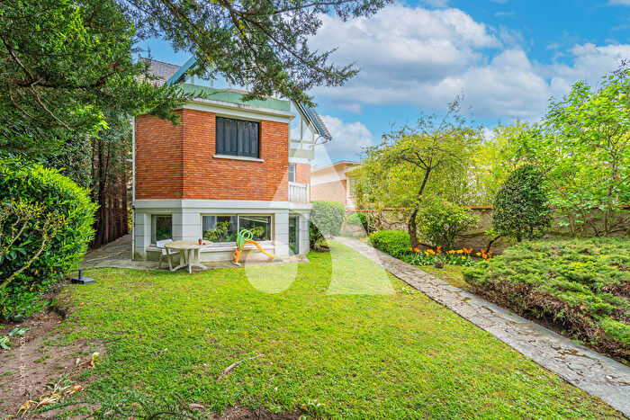 Saint-Maur-des-Fossés, La Varenne : Maison 9 pièces à vendre