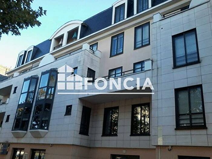 Appartement à louer - Haute Ville-Basse Ville, Chartres - 3 pièces - 2 chambres