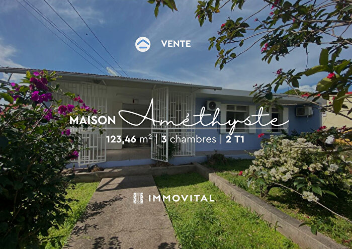 Maison à vendre - Saint-Claude - 8 pièces - 5 chambres