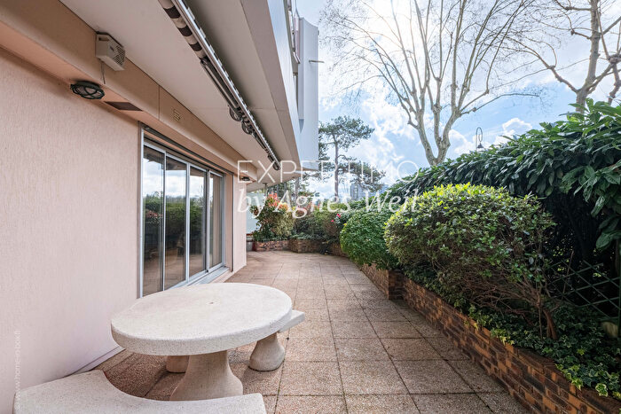 Appartement à vendre - Saint-Cloud, Fouilleuse, Val dOr - 4 pièces - 2 chambres