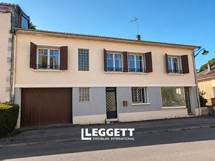 Châlus : Maison 10 pièces à vendre