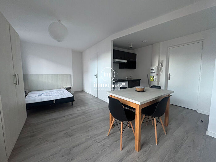 Appartement à louer - Limoges, Centre-ville, Hôtel de Ville, Emailleurs - 1 pièce